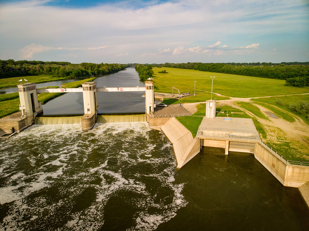 István Horthy Dam - Horthy István Duzzasztómű, Hungary - Photos by ...