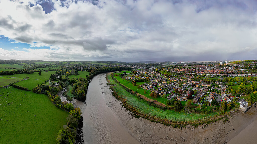 The River Avon, looking towards the M5 and Avonmouth - Photos by Drone ...
