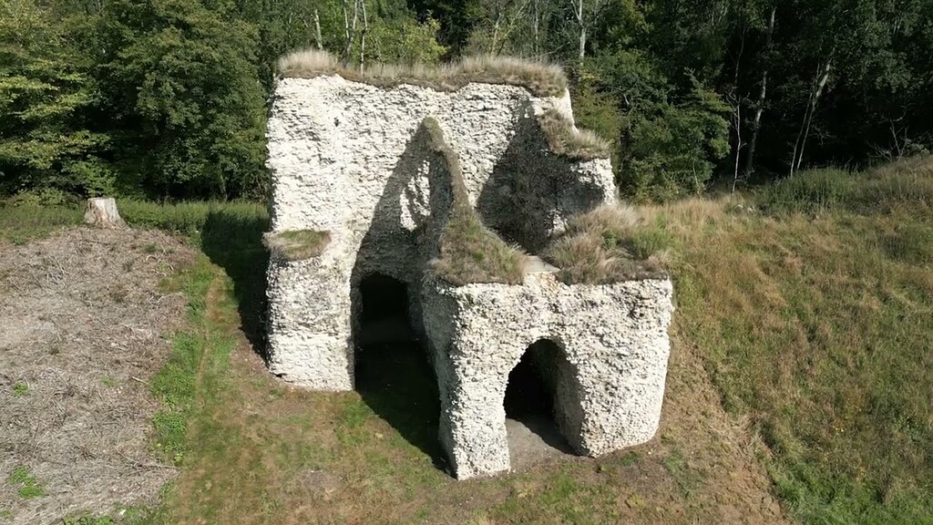 Merdon Castle - Videos by Drone - Grey Arrows Drone Club UK