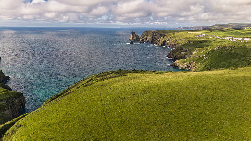 Bossiney Bay in Cornwall. DJI air 3 - Photos by Drone - Grey Arrows ...