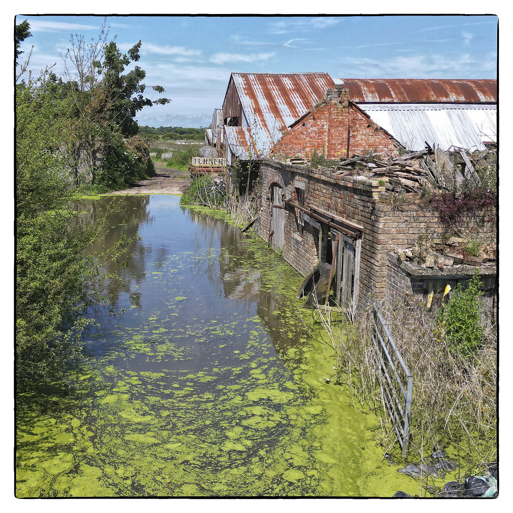 Ruined Farm - Alvingham, Lincolnshire - Photos by Drone - Grey Arrows ...