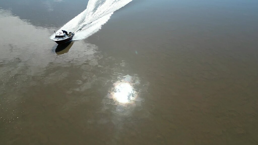 Practicing tracking a boat with Mini 3 Pro - Videos by Drone - Grey ...