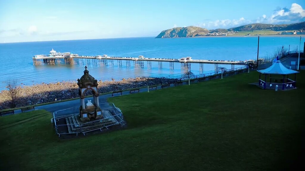 Hapus Dewi Sant - Videos by Drone - Grey Arrows Drone Club UK