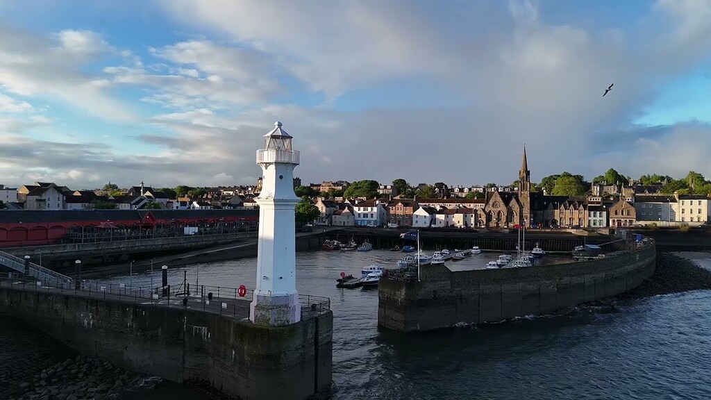 Newhaven Lighthouse - Added to Lighthouses in Scotland - Where to fly ...