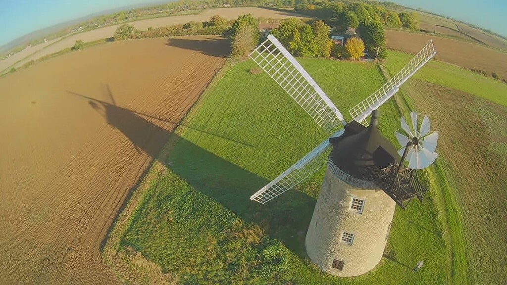 Windmill flight with the RC Airship - Videos by Drone - Grey Arrows ...