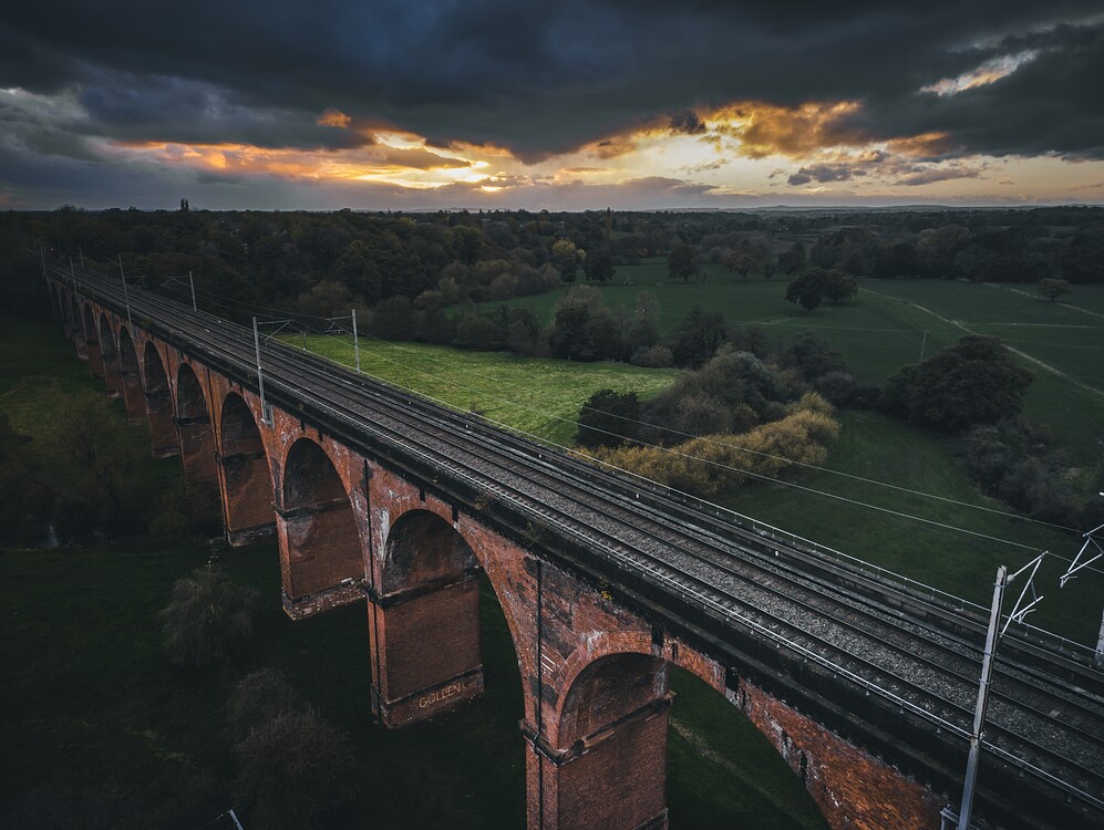 A flying visit to Twemlow Viaduct & Jodrell Bank - Photos by Drone ...