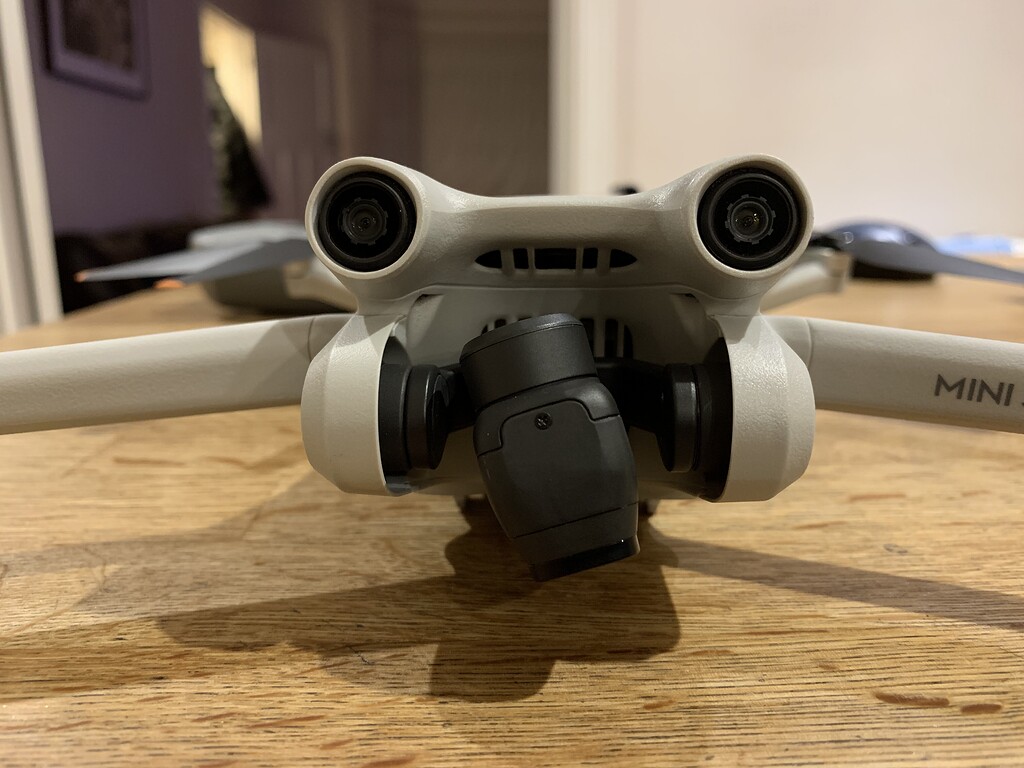 Mini 3 Gimbal offset to the left in portrait mode - Questions & Answers ...