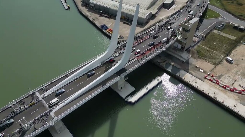 Lowestoft Third Crossing - Gull Wing Bridge, Open for Business - Videos ...