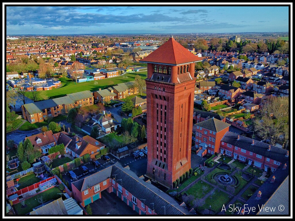 Bedworth water tower. - Added to Historic Buildings in West Midlands ...