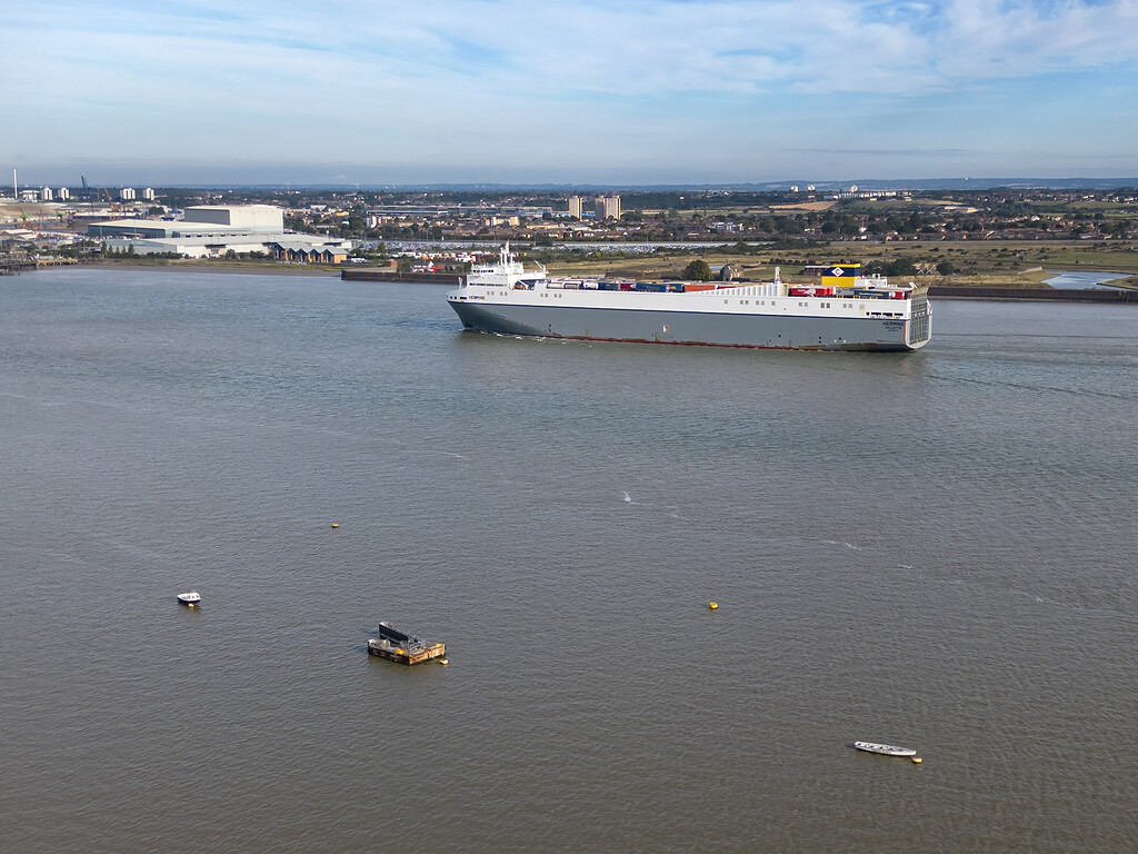 Gravesend river traffic - Photos by Drone - Grey Arrows Drone Club UK