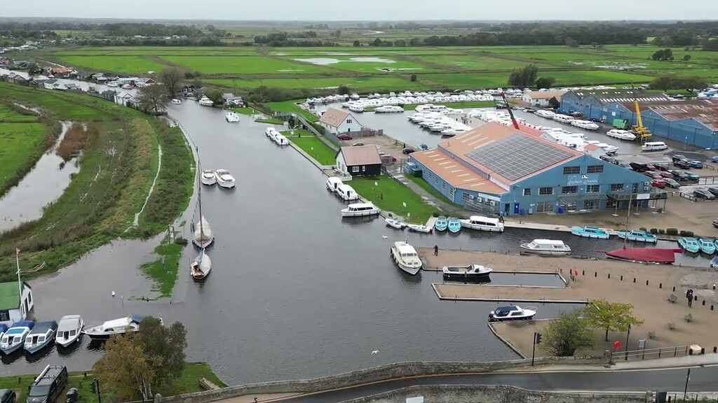 Potter Heigham at High tide - Videos by Drone - Grey Arrows Drone Club UK