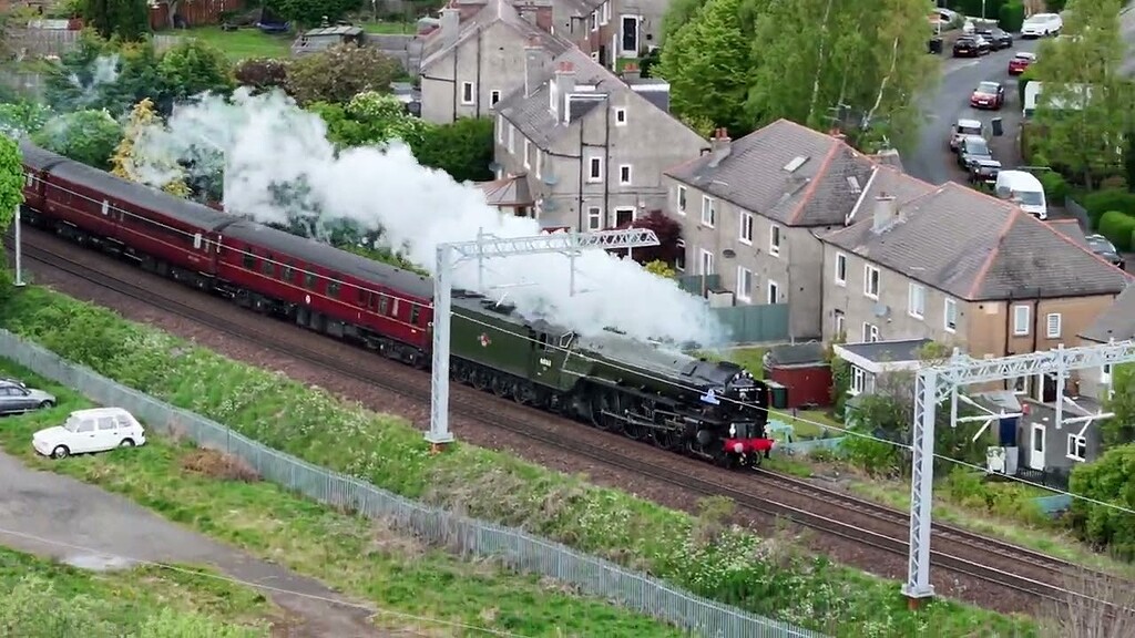 LNER Peppercorn Class A1 60163 Tornado in Edinburgh - Videos by Drone ...