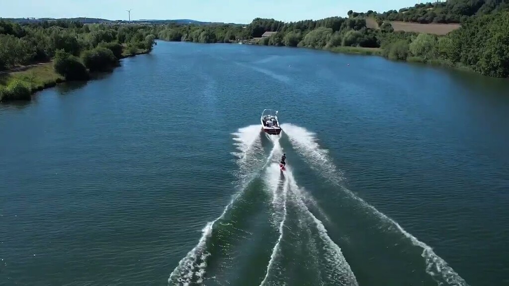 An afternoon at Treeton Lake, Rotherham - Videos by Drone - Grey Arrows ...