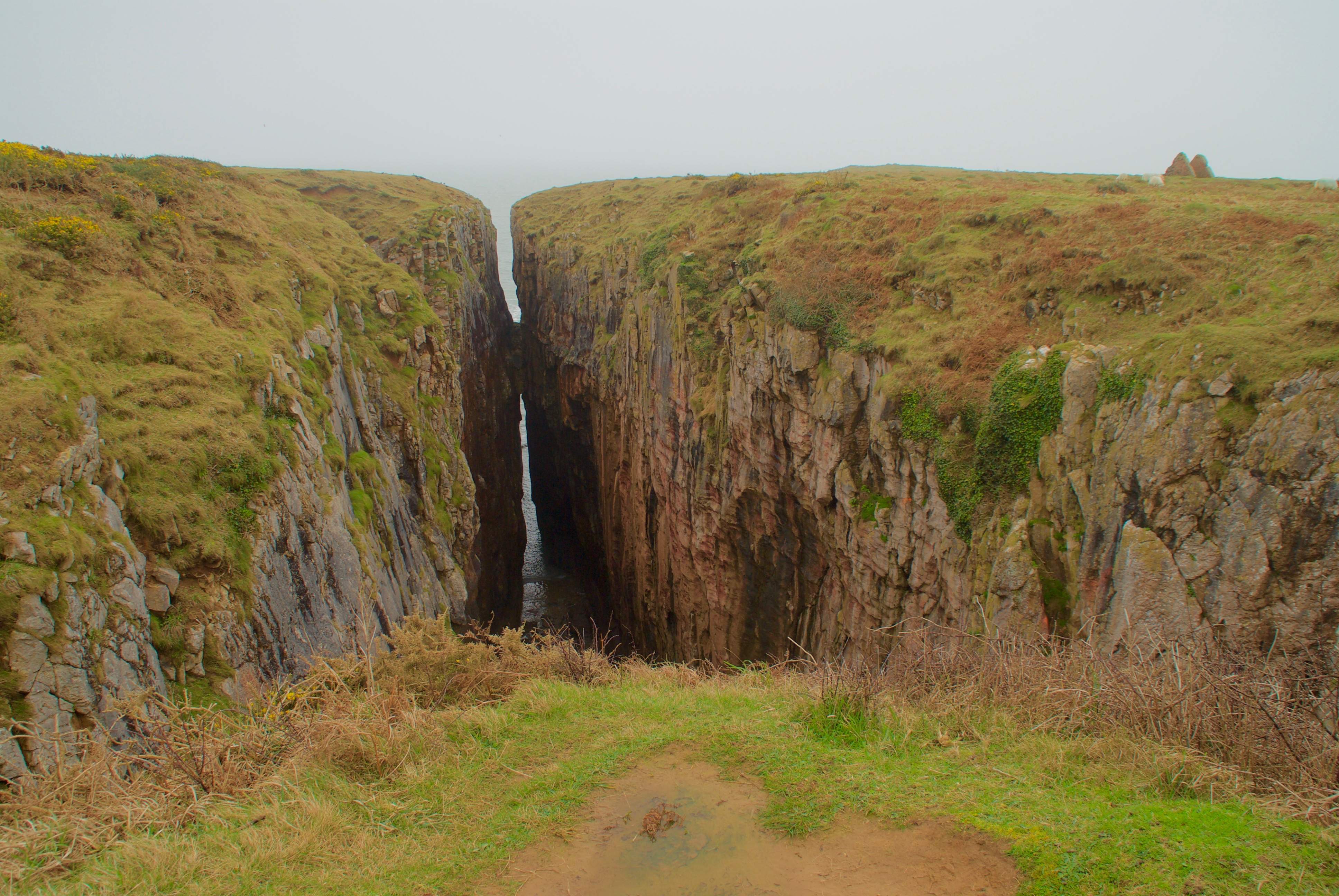 The incorrectly named Randolph's Leap, Moray... 4K - Videos by Drone ...