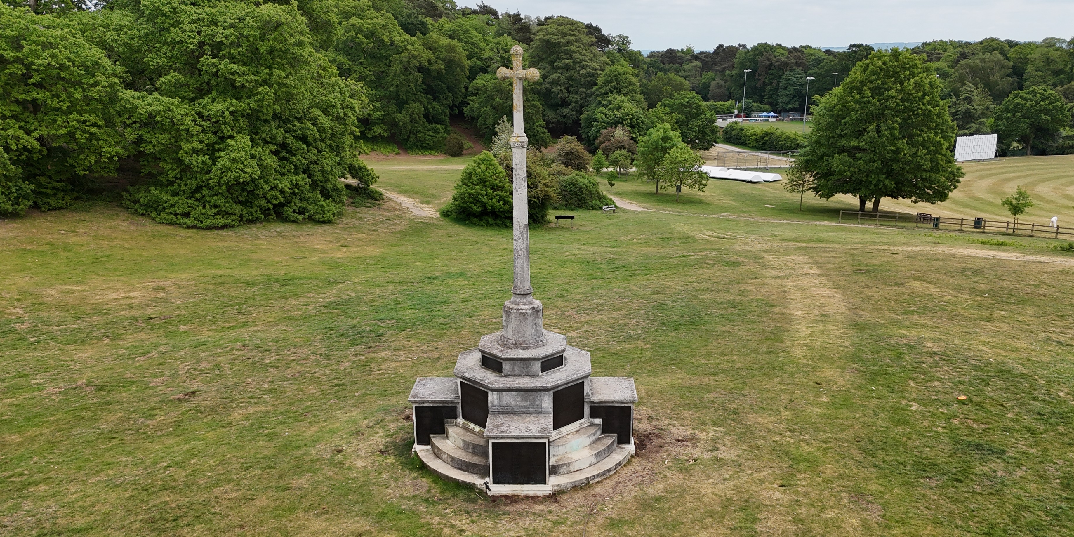 Ampthill Camp Memorial Cross, Mid Bedfordshire - Added to Monuments in ...