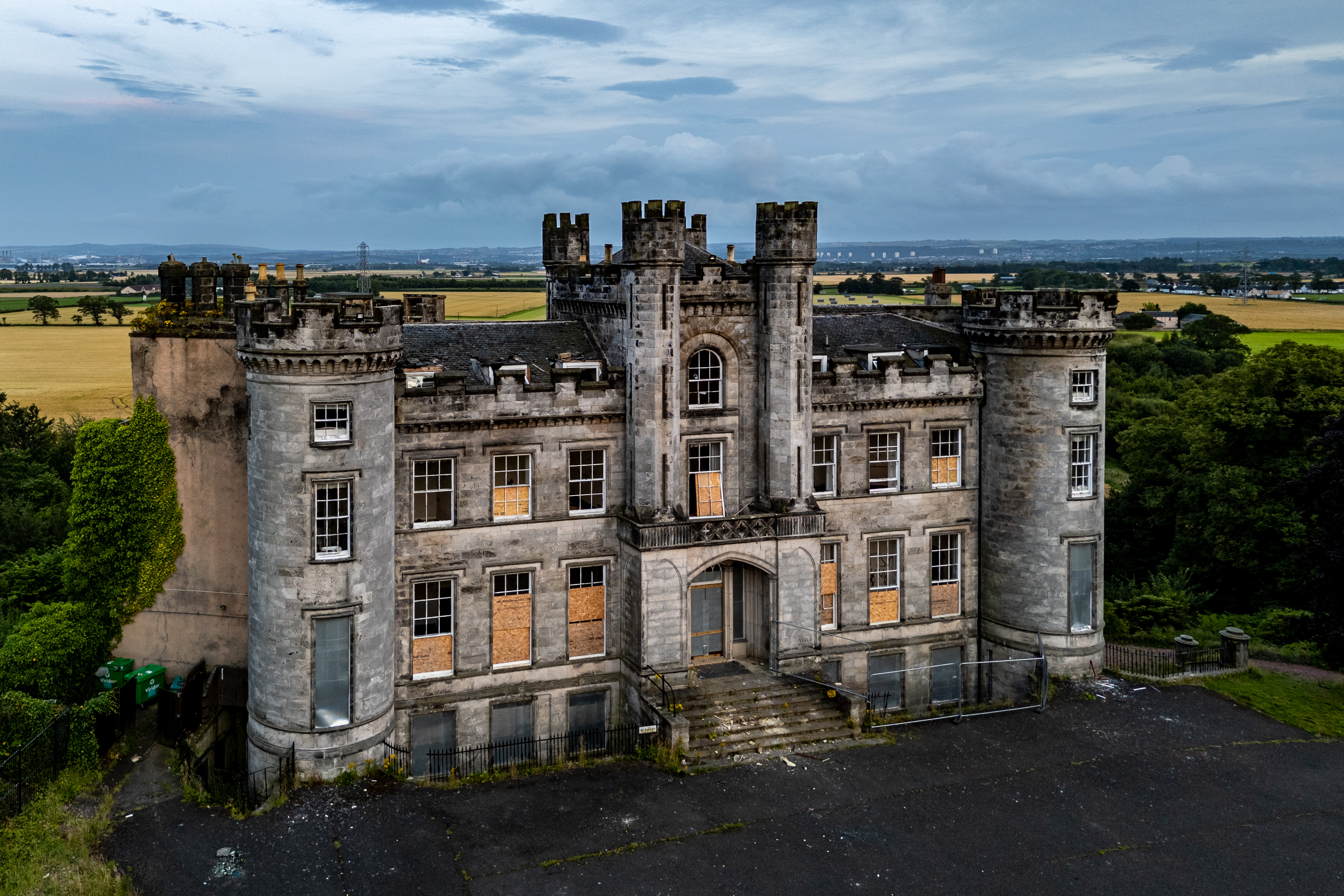 Airth Castle - Photos by Drone - Grey Arrows Drone Club UK